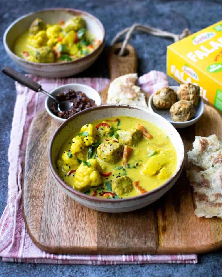 Falafel Curry With a Creamy Korma Sauce - Vegan Punks