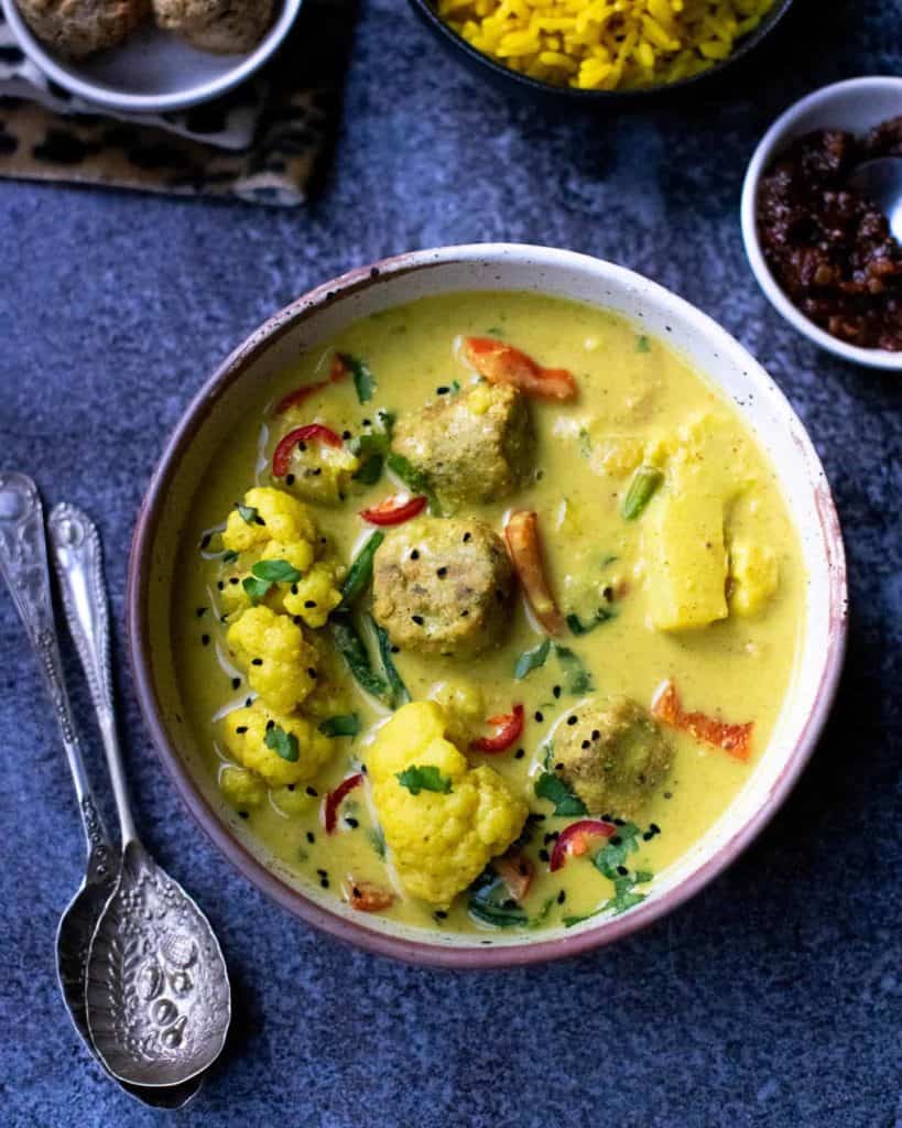 Falafel Curry With a Creamy Korma Sauce - Vegan Punks
