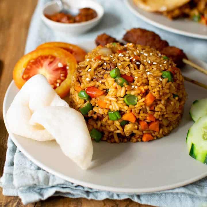 Vegan Nasi Goreng in 15 Minutes [Easy & Delicious] - Vegan Punks