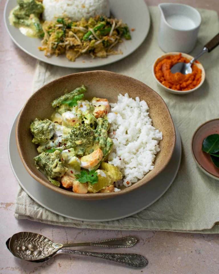 Sayur Kare (Balinese Vegetable Curry) in 25 Minutes - Vegan Punks