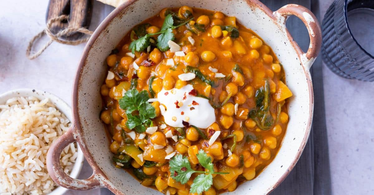 Palak Chana (Chickpea & Spinach Curry) - Vegan Punks